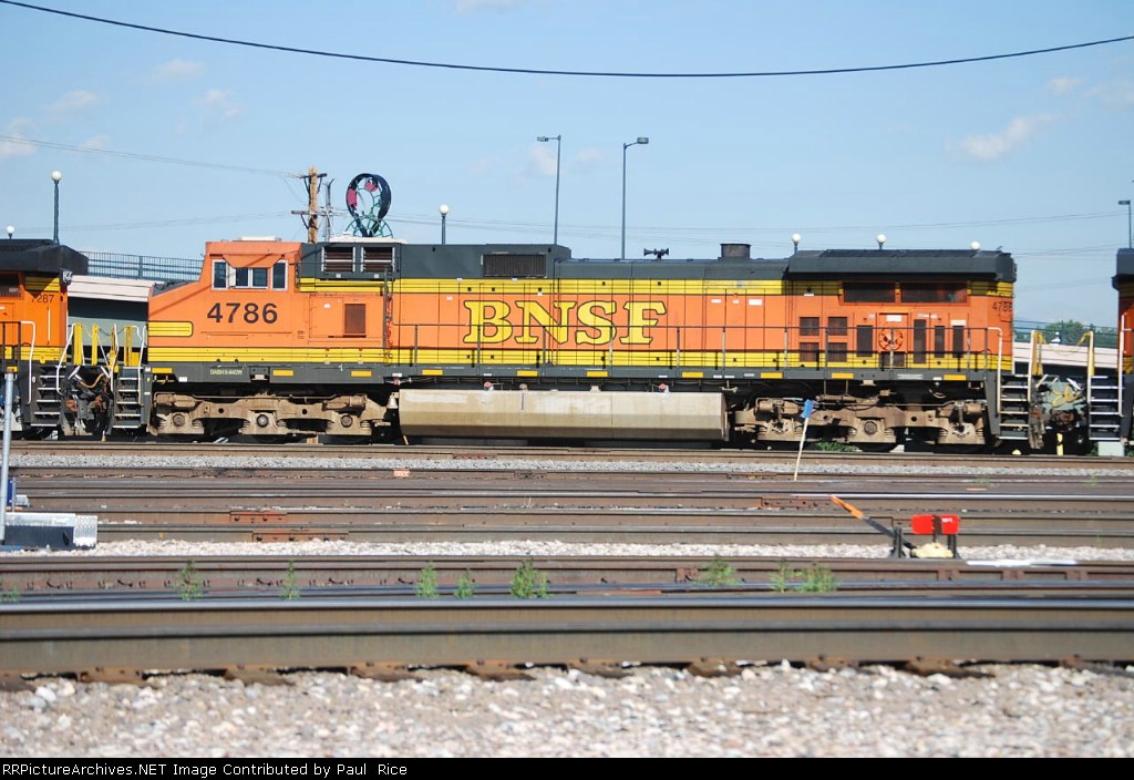 BNSF 4786